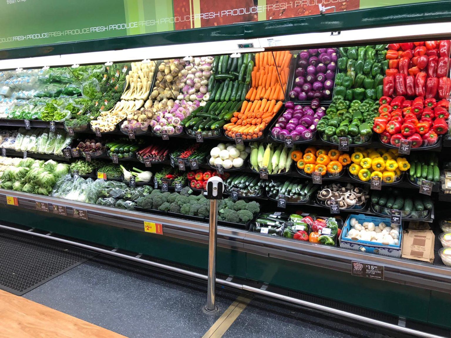 Fruit and Veg Displays | Martins Produce